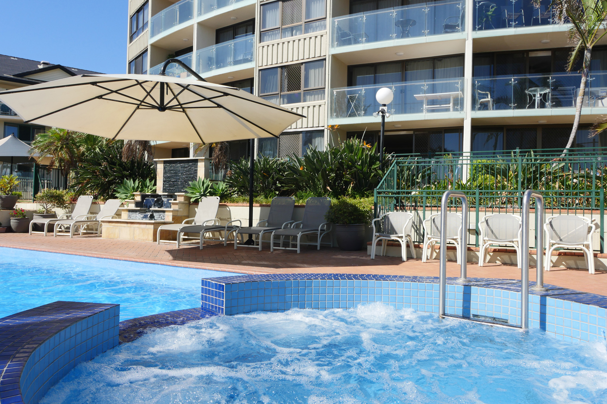 Palm Beach Currumbin Accommodation - Book for the Winter School Break ...